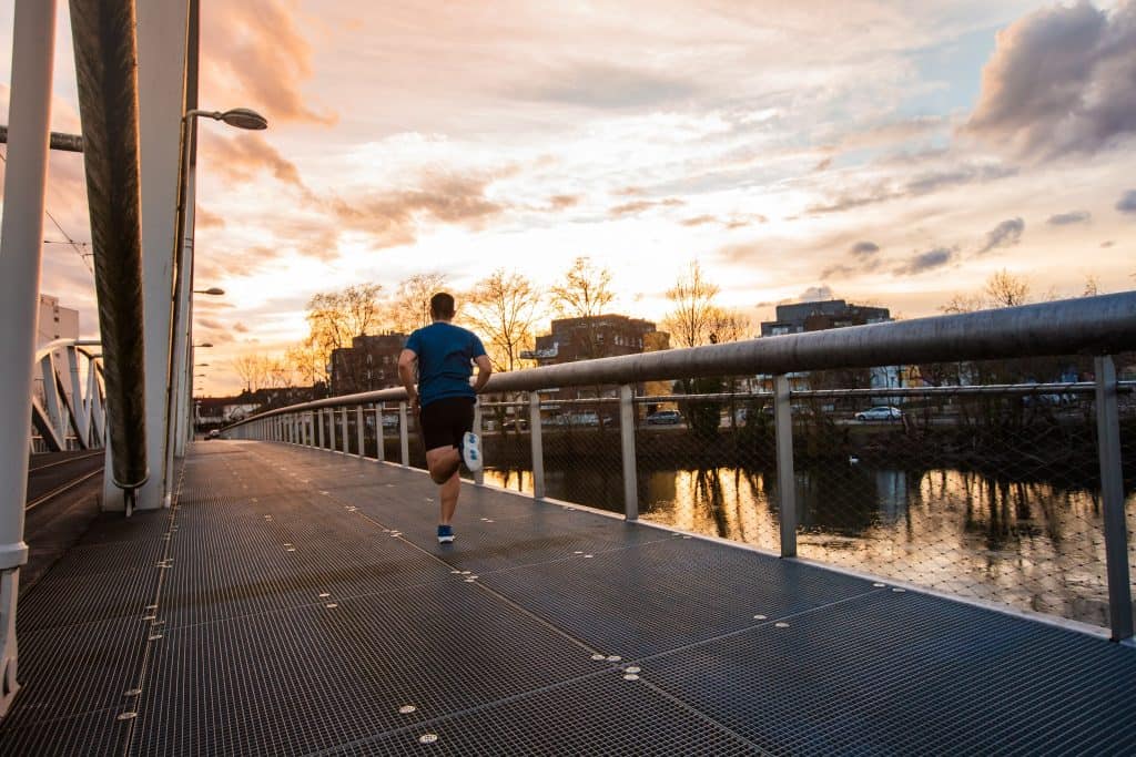 Running at Night vs. Running in the Morning: Which One Is Better ...
